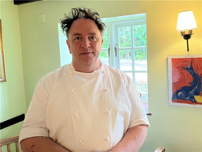 review of British pub restaurant The Dew Drop Inn near Maidenhead by ...