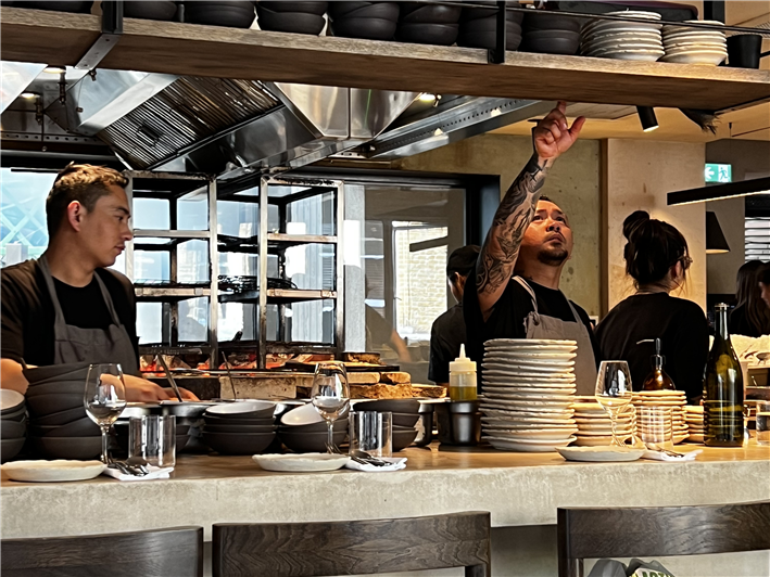 review of Greek restaurant Oma in Borough Market by Andy Hayler in May 2025