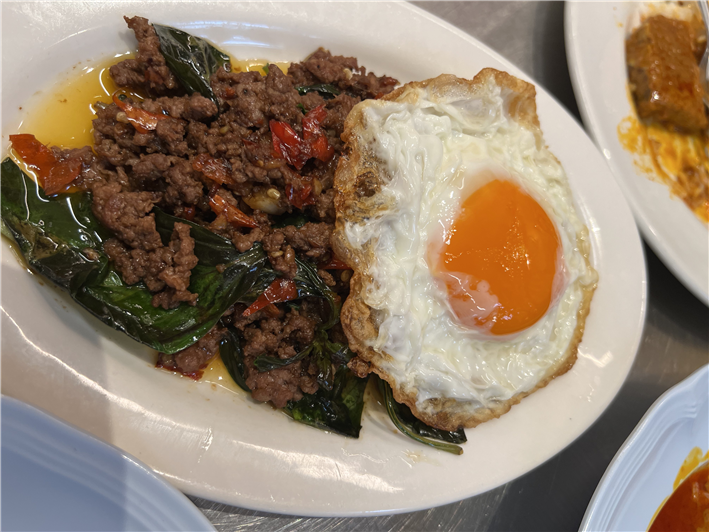 review of Thai restaurant Speedboat Bar in Soho by Andy Hayler in ...