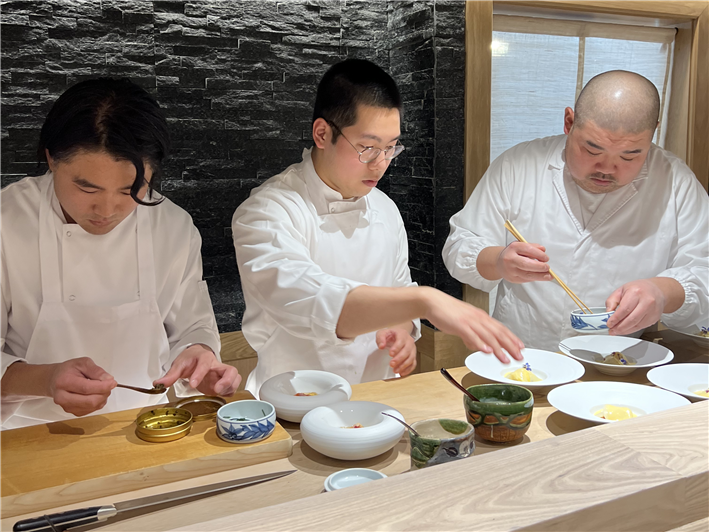 review of sushi restaurant Taku in London by Andy Hayler in April 2023