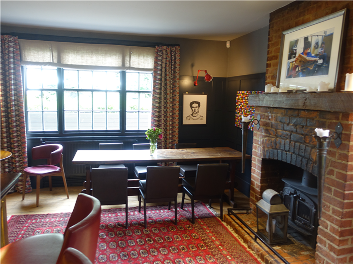 review of Suffolk Woodbridge British pub restaurant The Unruly Pig by ...