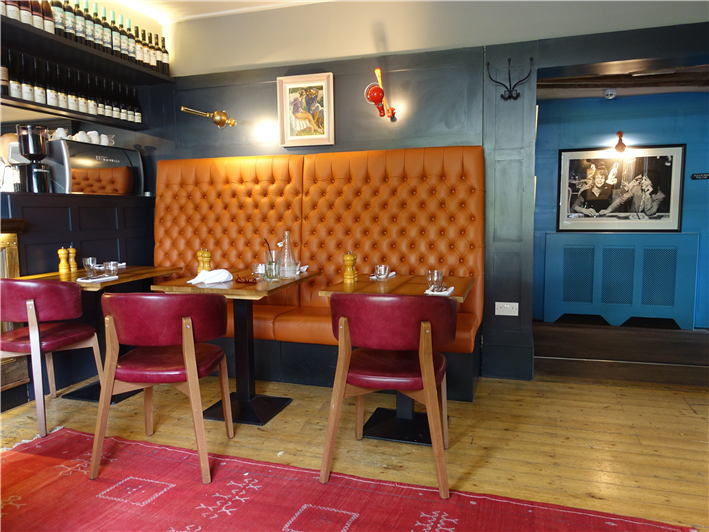 review of Suffolk Woodbridge British pub restaurant The Unruly Pig by ...
