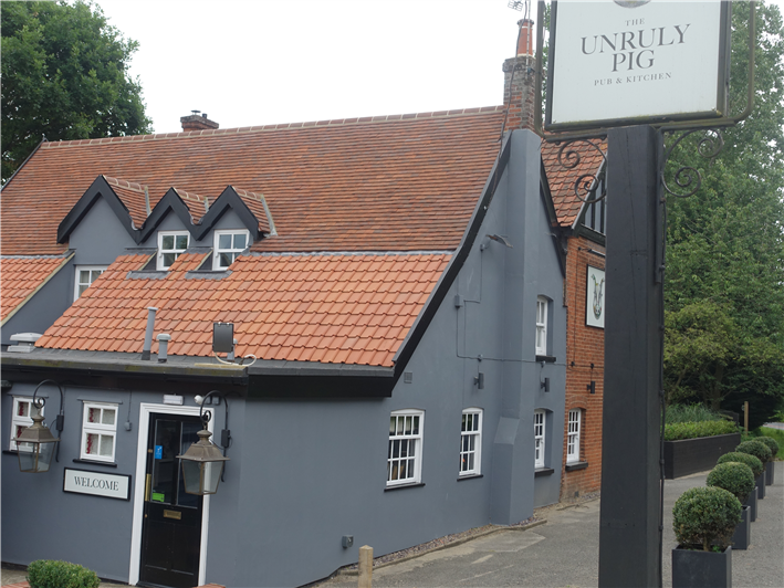 review of Suffolk Woodbridge British pub restaurant The Unruly Pig by ...